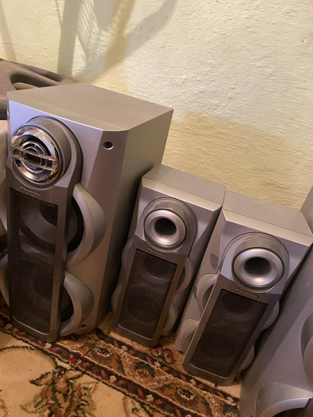 PANASONIC sentr BASS moshniy