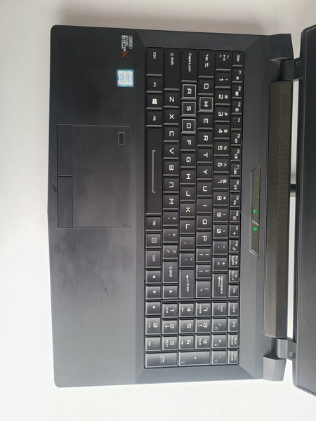 Monster Laptop core i5-8400/16GB RAM/480GB SSD/GTX 1070 8GB/ 4K 15.6