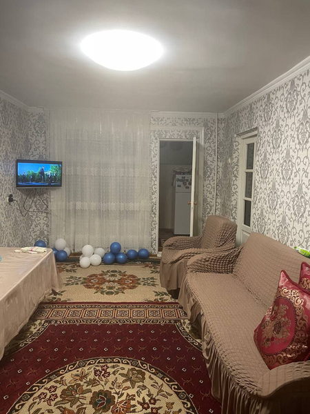 Yunusobod tumani orentr Eski toshturma 2*3/4/4 uy srochna sotiladi