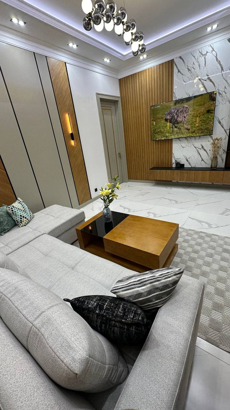 Продается 3х ком. квартира, ЖК Оксарой, ор-р:Мирзо Улугбек-й р-н, 95м2