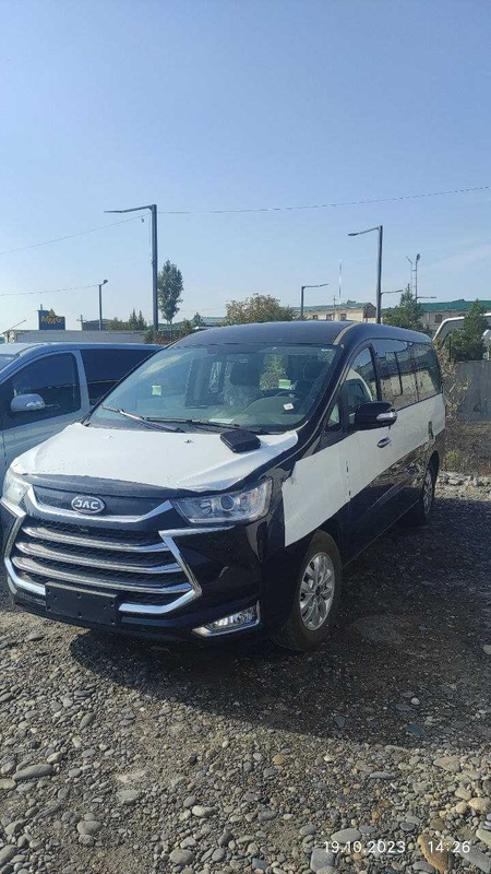 JAC M4 Mexmonxona va marosimlar uchun komfort