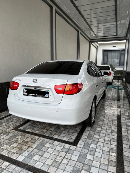 Hyundai Avante  Full 1.6