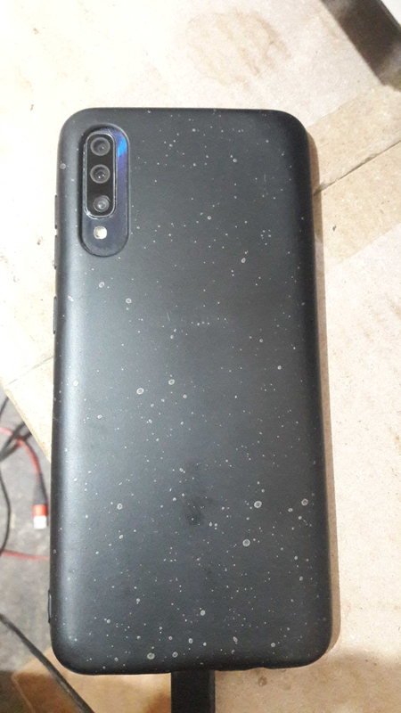 Samsung a70 sotiladi xolati yaxwi