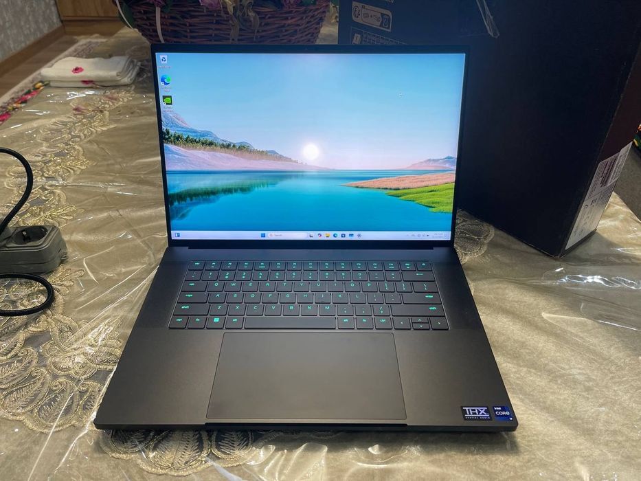 Razer Blade 16 RZ-09-0483\\n                         \\n - Intel C