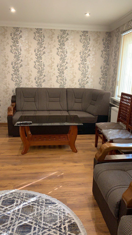 Калининский массивда 2хонали квартира ижарага берилади300$