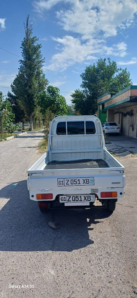 Damas labo sotiladi