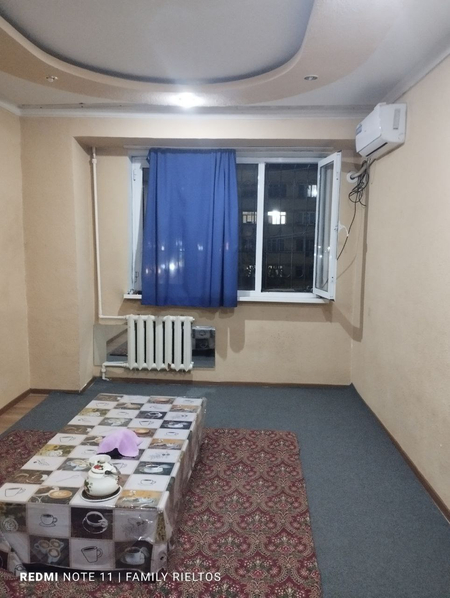 2 х ком 5/9 бывшем общежитии с обстановкой акфа рамы 50 м².  300.у.е.