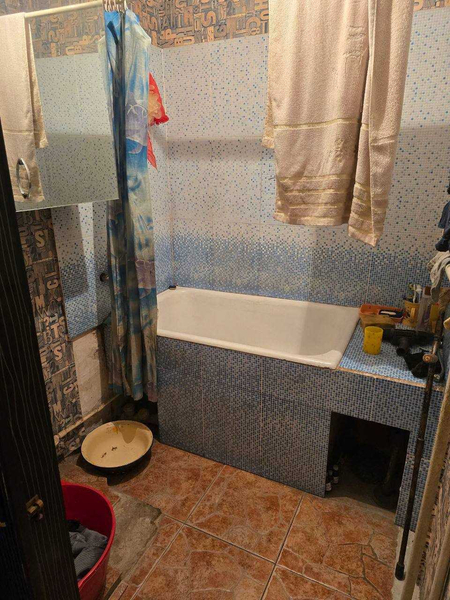 V4293  2/1/4 Чиланзар 21кв Ор.р: Прокуратура 50м2 без ремонт