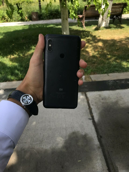 Срочна сотилад телефон Redmi not 6 pro