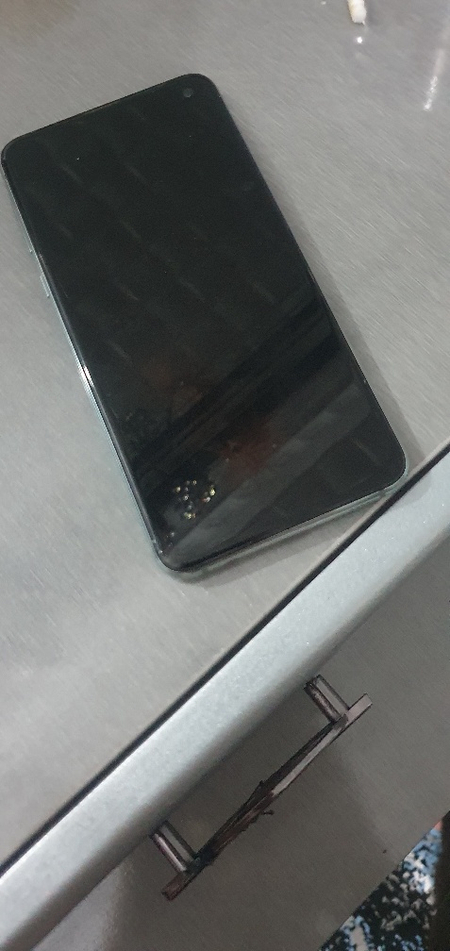 Samsung s10 e xolati yaxshi