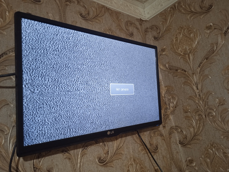 Телевизор LG32 bu