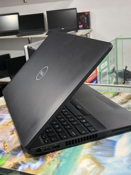 Kuchli Noutbuk Dell Core i7