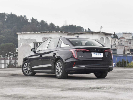 Hongqi EQM5 500 km kredit