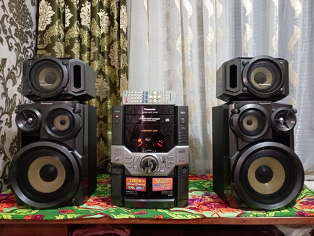 Muzikalniy sentr panasonic