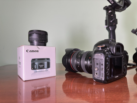 Canon 5d mark3 obektiv 50 -zaryadchik- orig batareyka-