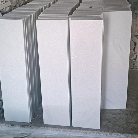 Tabiy Mramor Granit kok saroy brachasdan mavjud