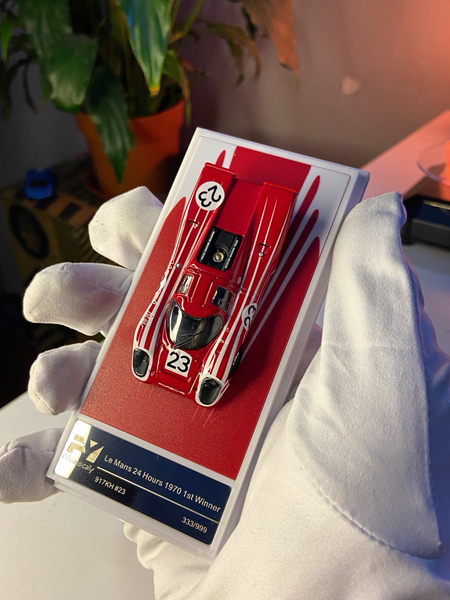 Продается коллекционная модель автомомбиля Porsche 917