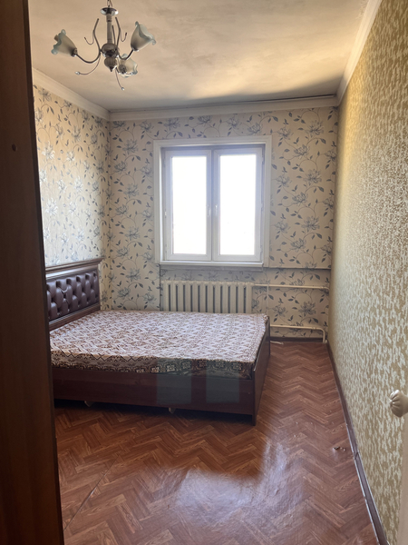 БИЙ, Максим Горький, 2/9/9, отдельный вход, раздельные комнаты.