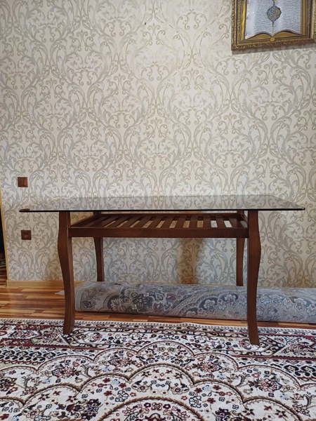 Классический стеклянный стол