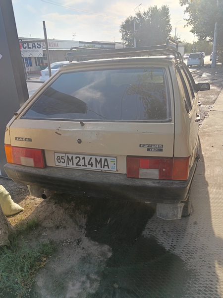 Lada samara 2109 sotiladi