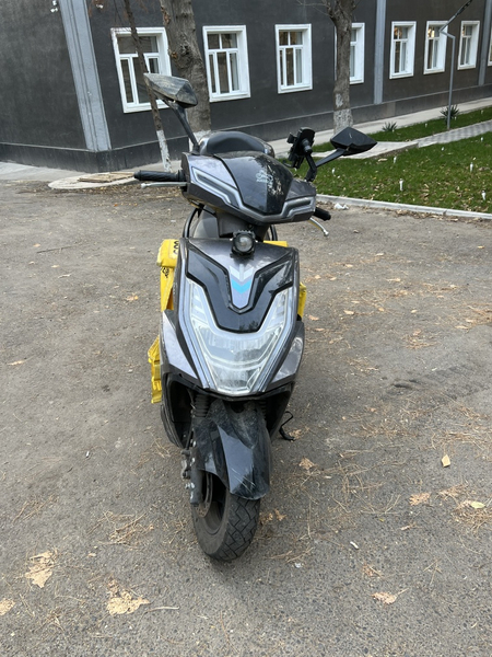 Skuter sotiladi 150 kub