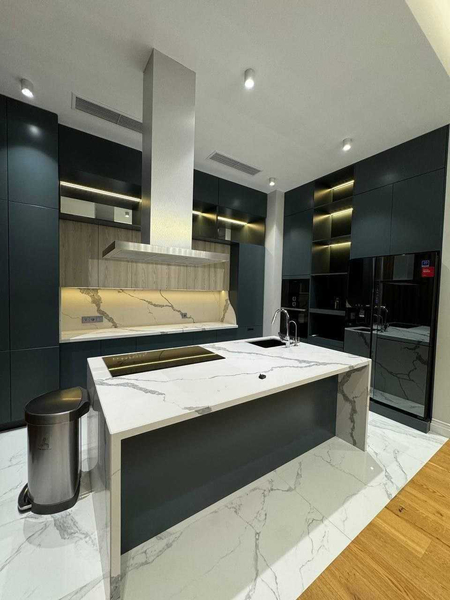Срочно продам 4х комнатную квартиру на MIRABAD AVENUE