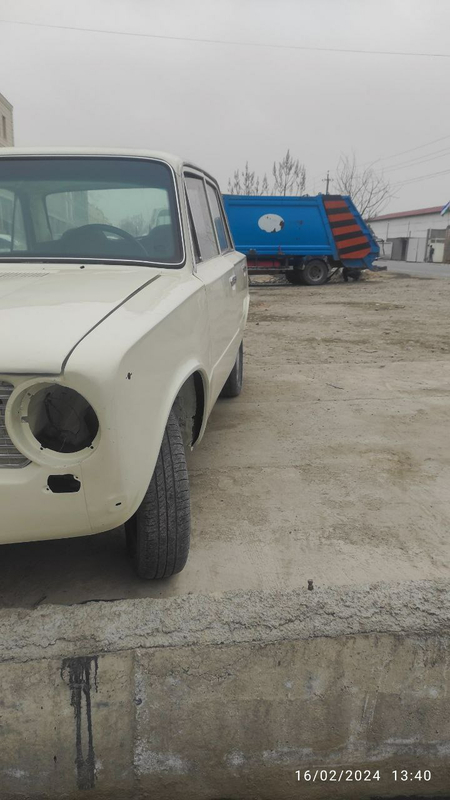 2101 moshina polni kraskadan chiqqan