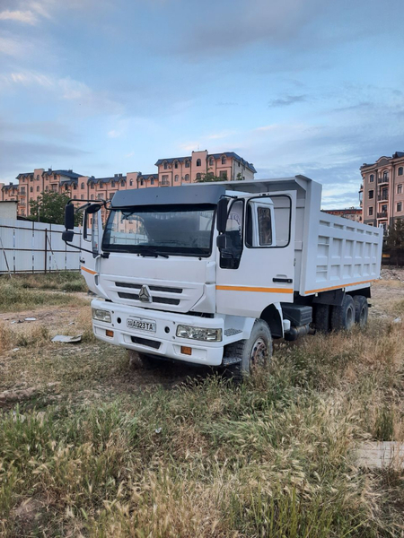 Продается. HOWO Sinatruk