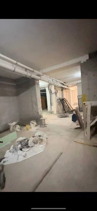 НЕ ЖИЛОЕ ПОМЕЩЕНИЕ Массив Карасу 2 линия  400м2 6 окон 4 сан узла