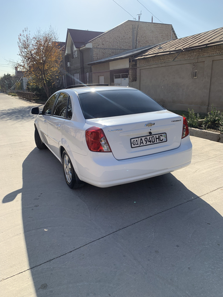 Jentra 2017 sotiladi       Lacetti