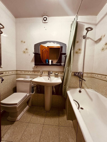 Продам квартиру Буюк ипак йули рядом с метро 4/4/5 80м2