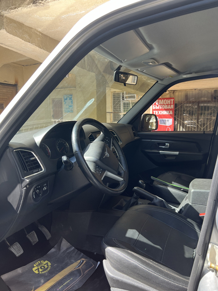 Uaz patriot narxini kelishamiz srochna sotiladi