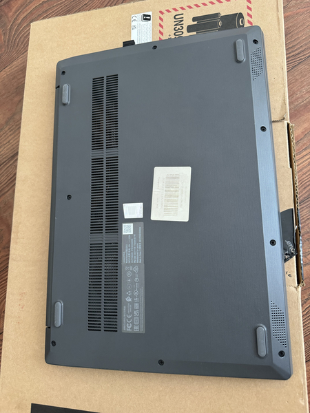 Ноутбук Lenovo V15 core i5