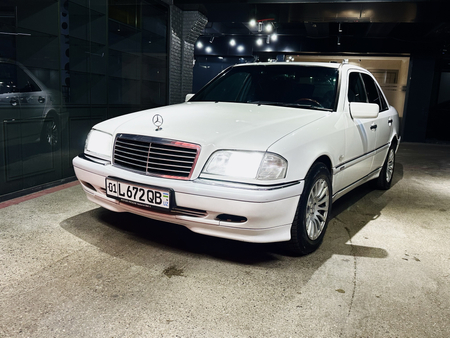 Mercedes-Benz W202