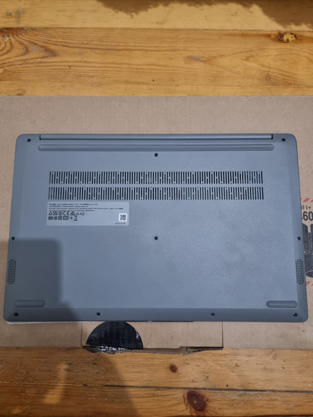 Продам ноутбук Lenovo itel celeron n4020