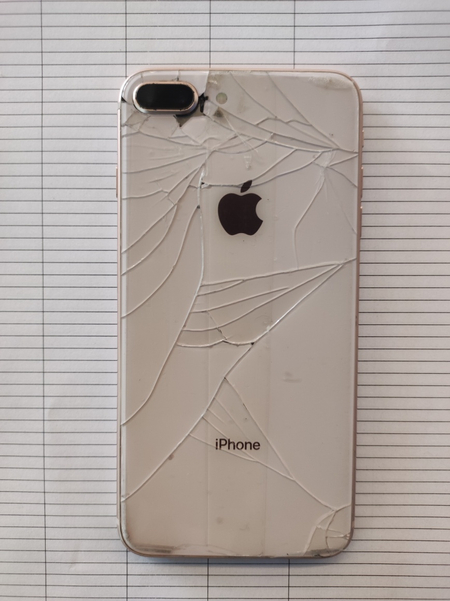 iPhone 8 Plus sotiladi