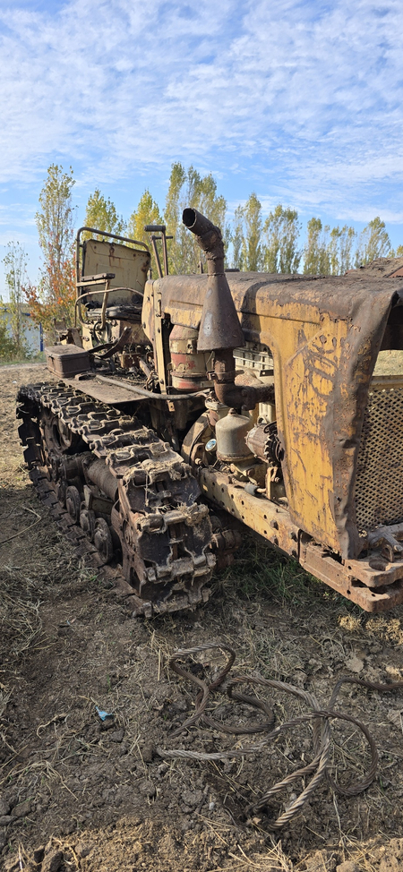 KD Traktor sotiladi. Holati yahshi.