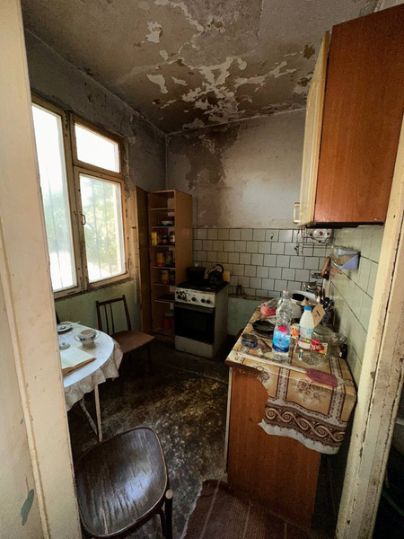 Чиланзар 11 квартал продаётся квартира 4 комнаты 2 этаж