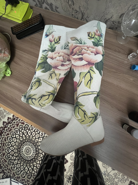 Продам женские летние сапоги