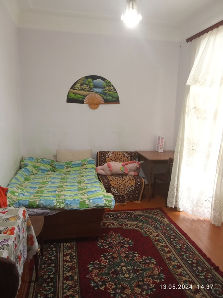 Продаётся двух комнатная квартира в районе пятьсотки(горбольница)