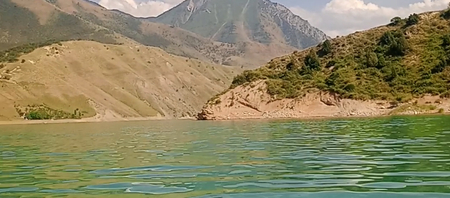 Tapchanlar bor suv boʻyida burchmullaa
