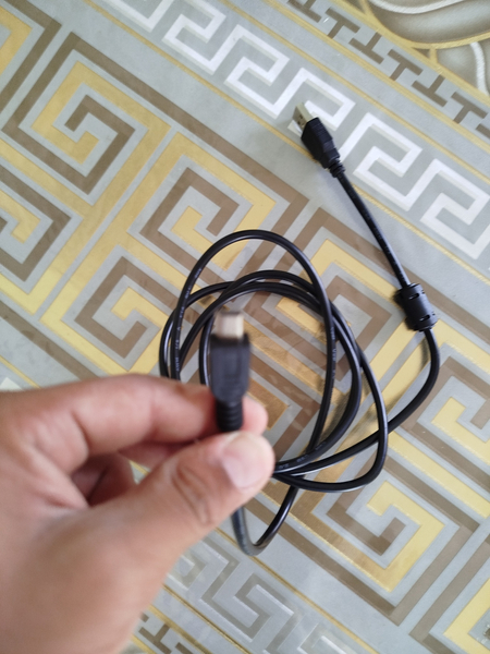Usp mini kabel sotiladi