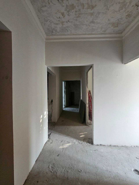 Kуйлюк 5.. Бекат 9. 5 qavatli domda 1qavatida 5xonali honadon sotaman,