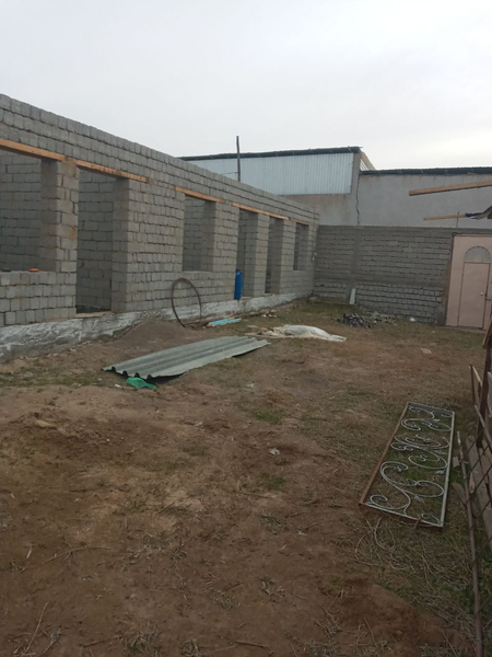 Nazarbek tekstilda dala hovli sotiladi
