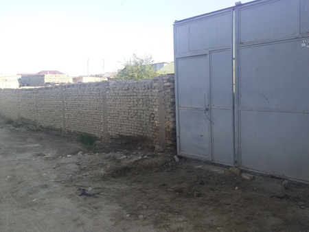 Aeraport yo'li yoqasida uchastka yer sotiladi