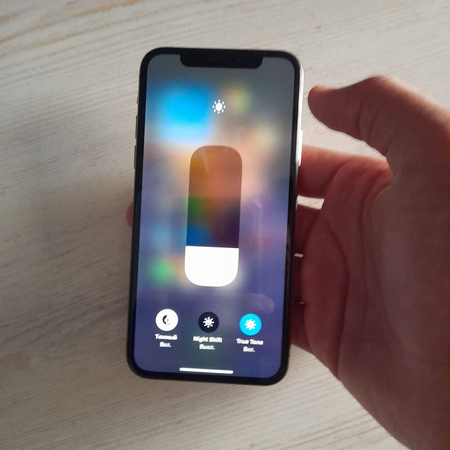 Iphone xs srochno sotiladi