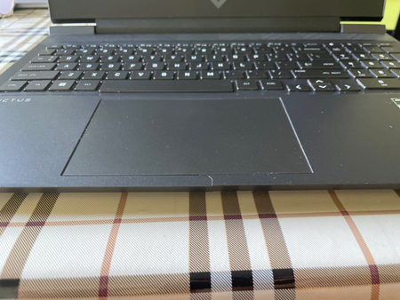 HP VICTUS 16” Сломан Экран