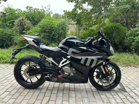 Mototsikl sotiladi