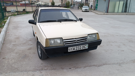 Автомобиль ваз21099