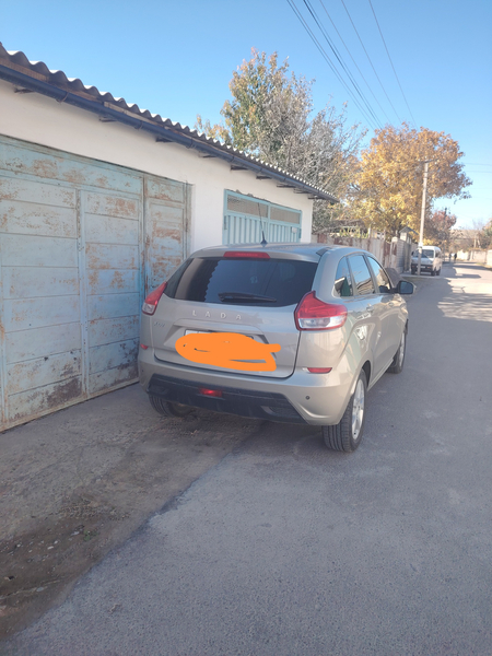 Автомобиль Лада XRAY